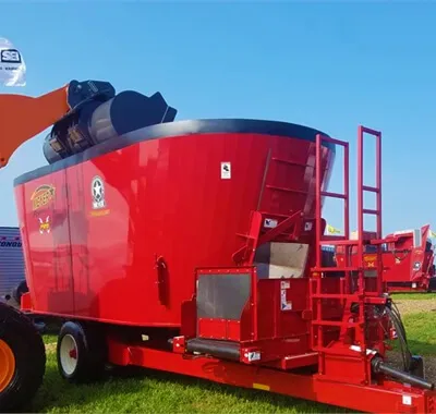 Nebraska Harvest Center - Meyer Feed/Mixer Wagons